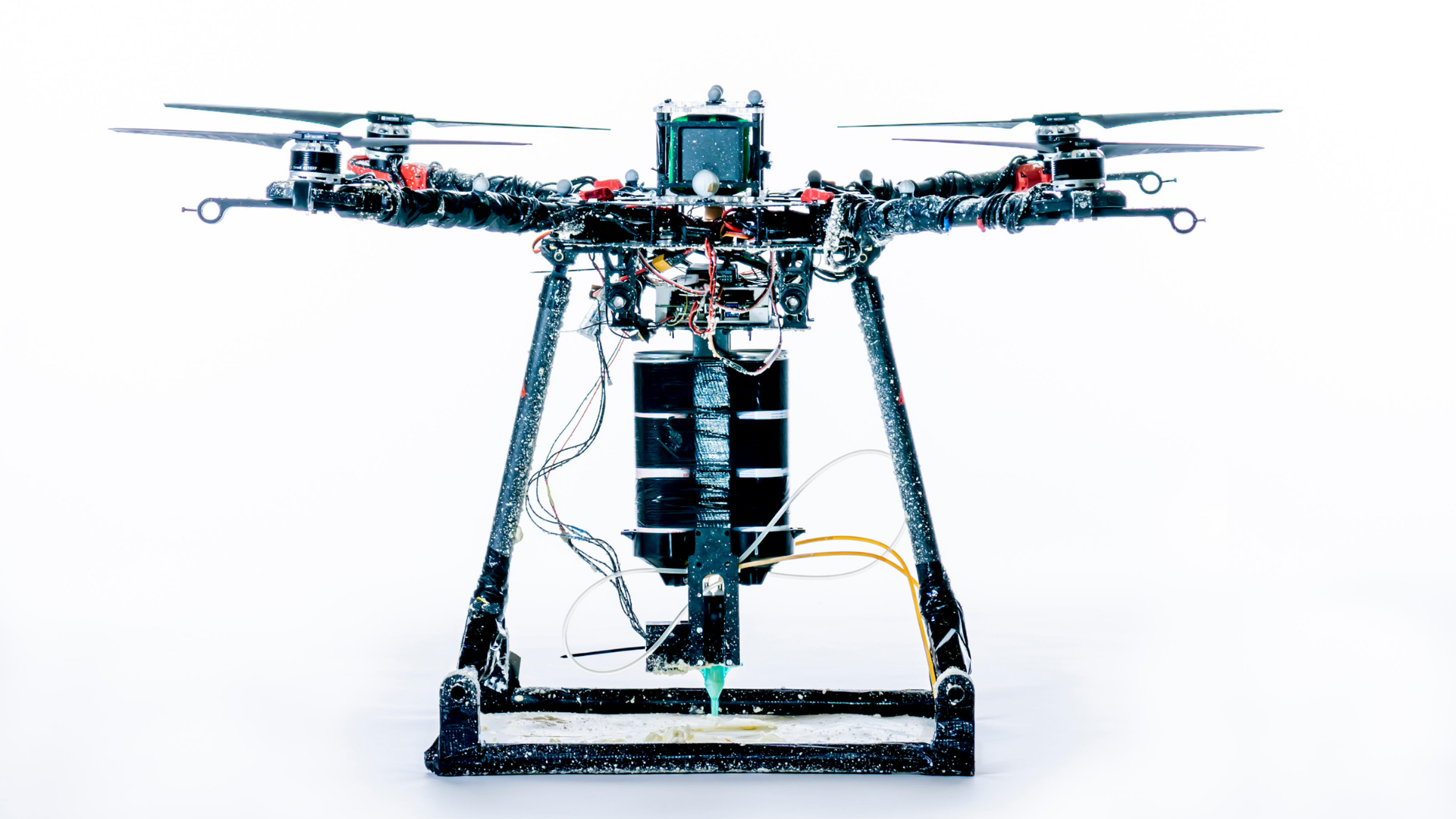 Animal-inspired flying robots are going to 3D build mid-flight