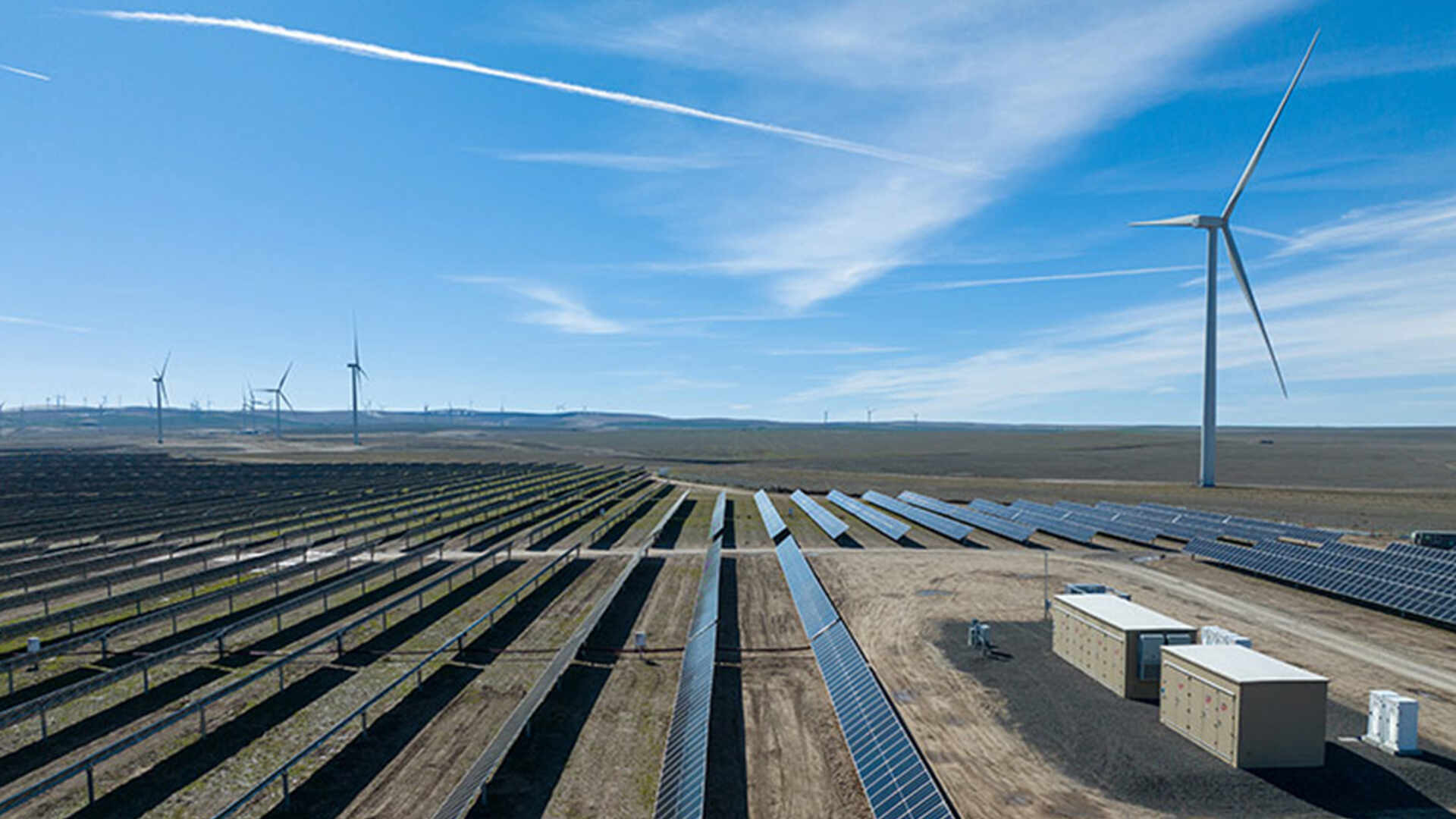 The US first wind solar battery project is now online and can power ...