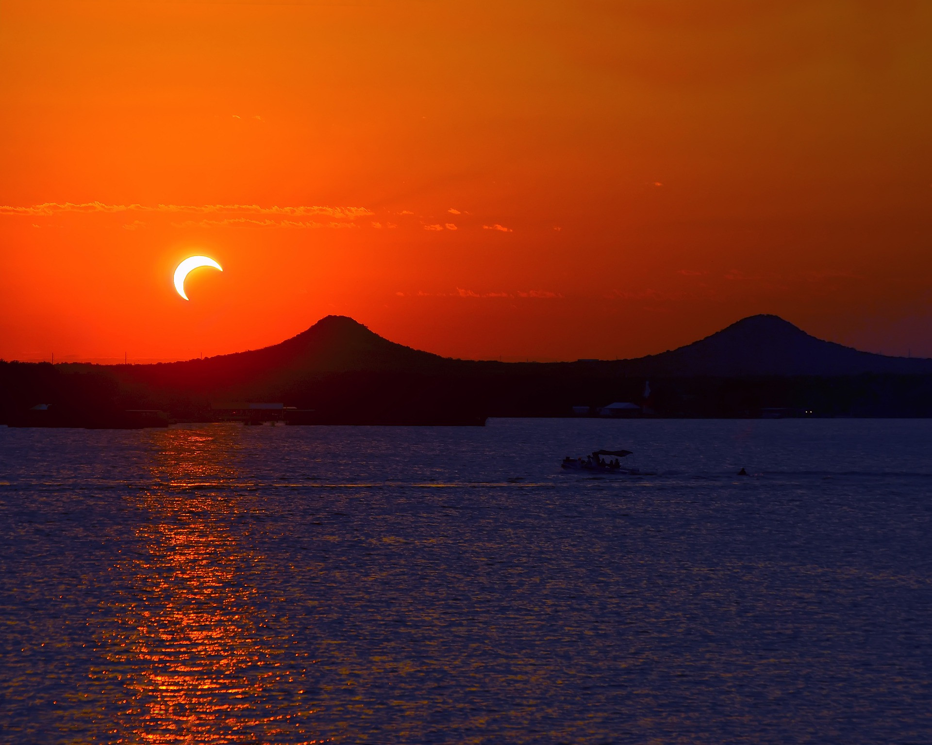 Solar eclipses show how the Earth's rotation has changed.