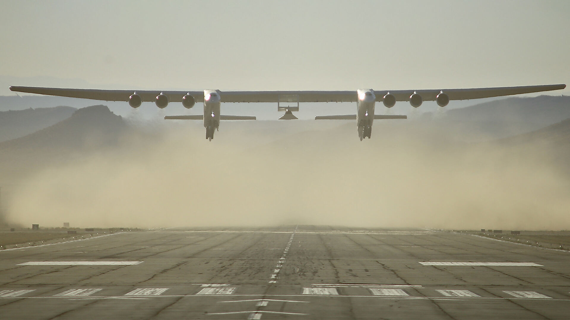 World's Largest Plane Flies With A Hypersonic Vehicle For The First ...