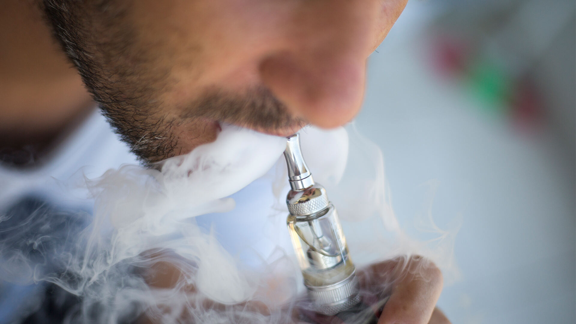 E-cigarettes and vapes tied to higher risk of tooth decay and cavities ...