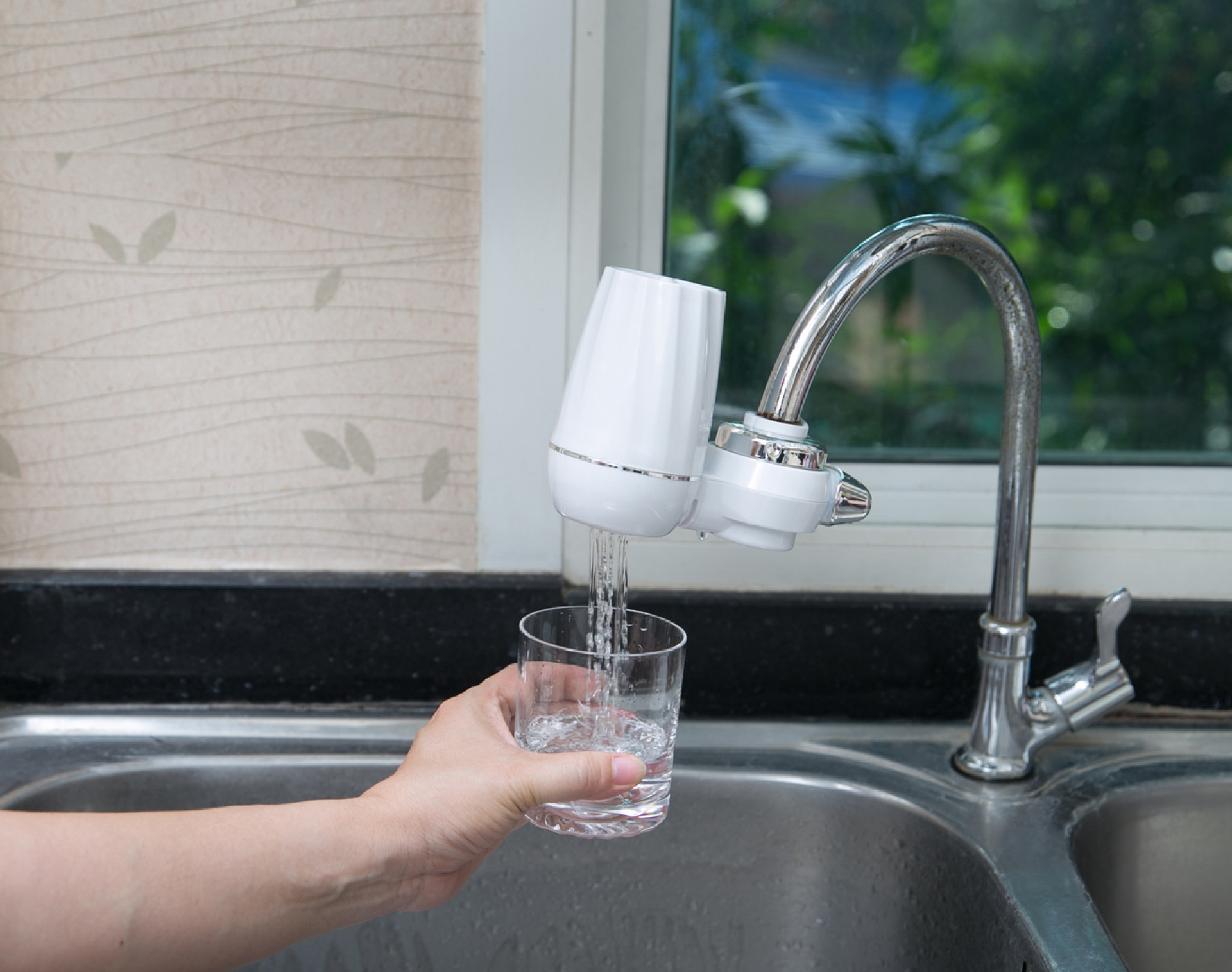 Researchers improve water filter systems using AI