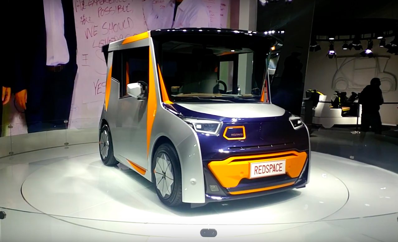 New Autonomous Vehicle Allows You to Comfortably Work While Traveling