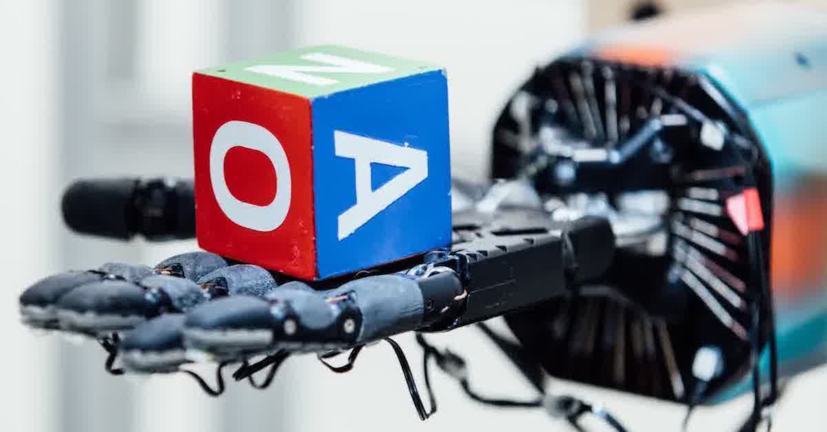 OpenAI's Robot Hand Learns to Handle Objects With Near Human-like Dexterity