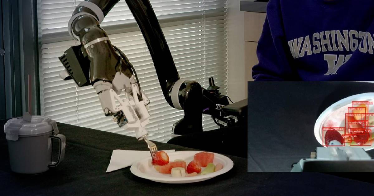 This New Robot Can Feed You Your Dinner
