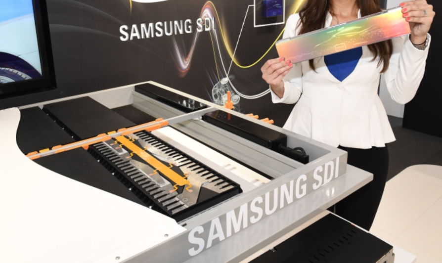 Samsung Unveils New Electric Car Packs to Get Range Up to 700 km