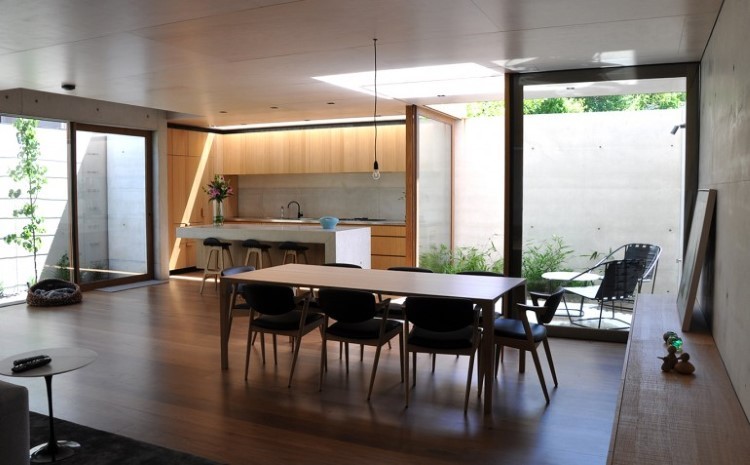 Green home in Melbourne is small on the outside but big on the inside