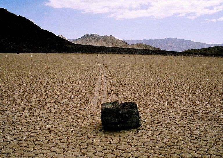 movingrocksdeathvalley.jpg