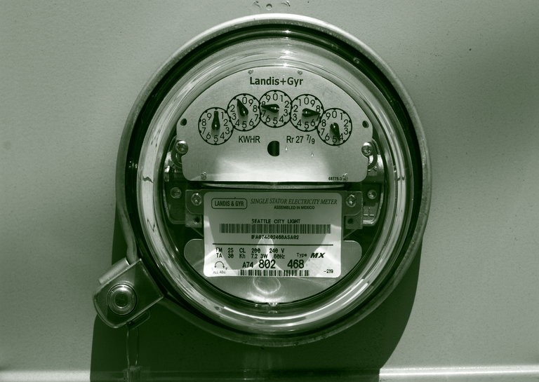 Which is better – Net Metering or Feed-in Tariffs?