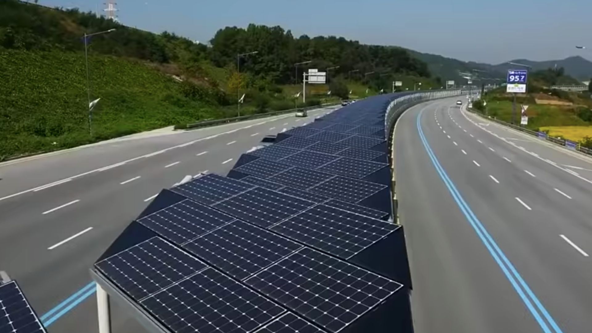 South Korean 20-Mile Solar Bike Highway Generates Electricity