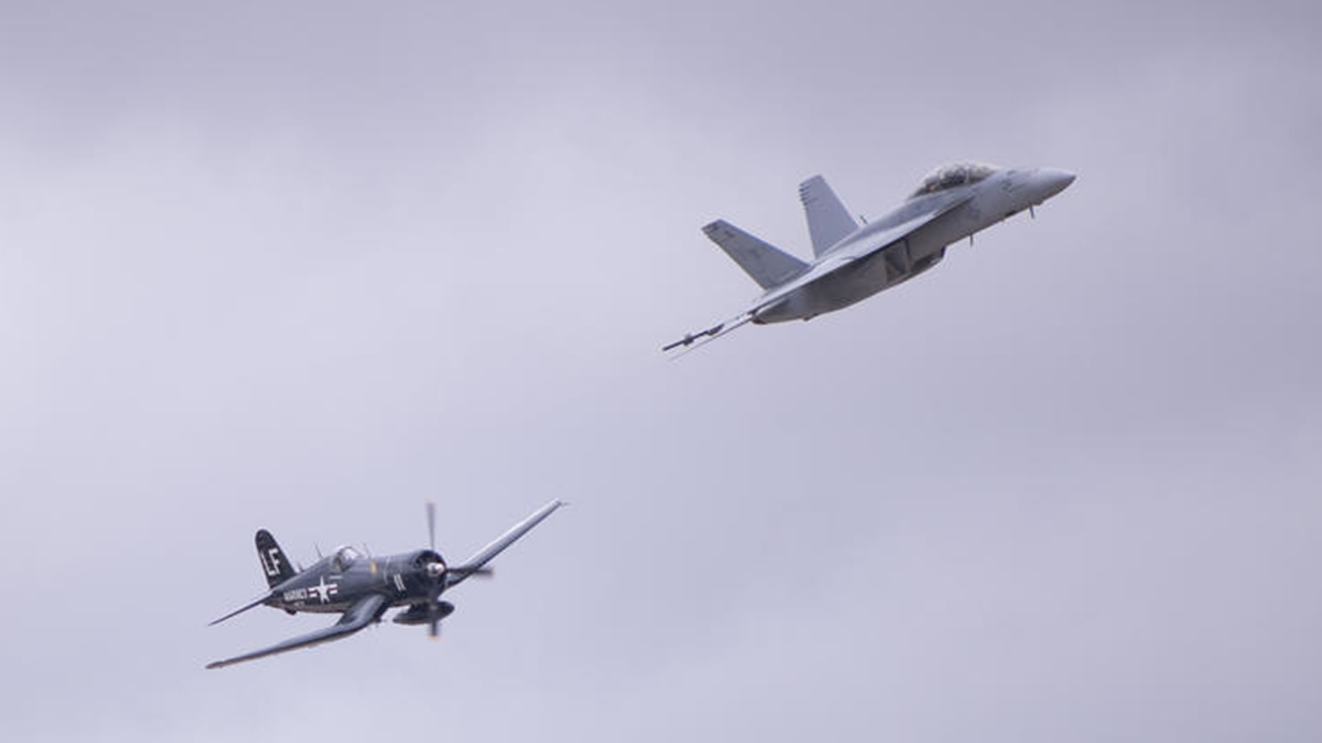 How Would a Modern Jet Fare Against Propeller Planes in WW2?