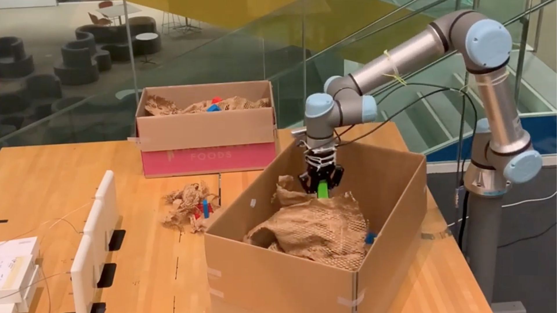 Robot Uses Its Senses To Find Hidden Objects | IE
