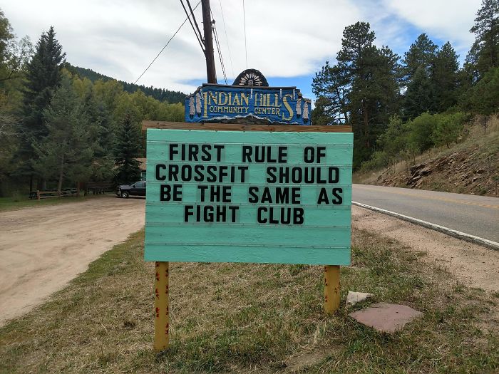 9 of the Funniest Puns Displayed on Public Signs in Colorado