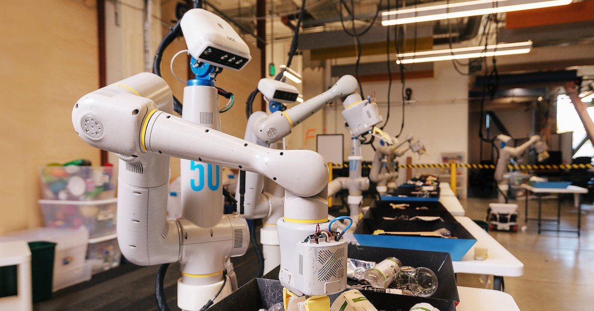Robotics Program Introduces the Everyday Trash-Sorting Robot