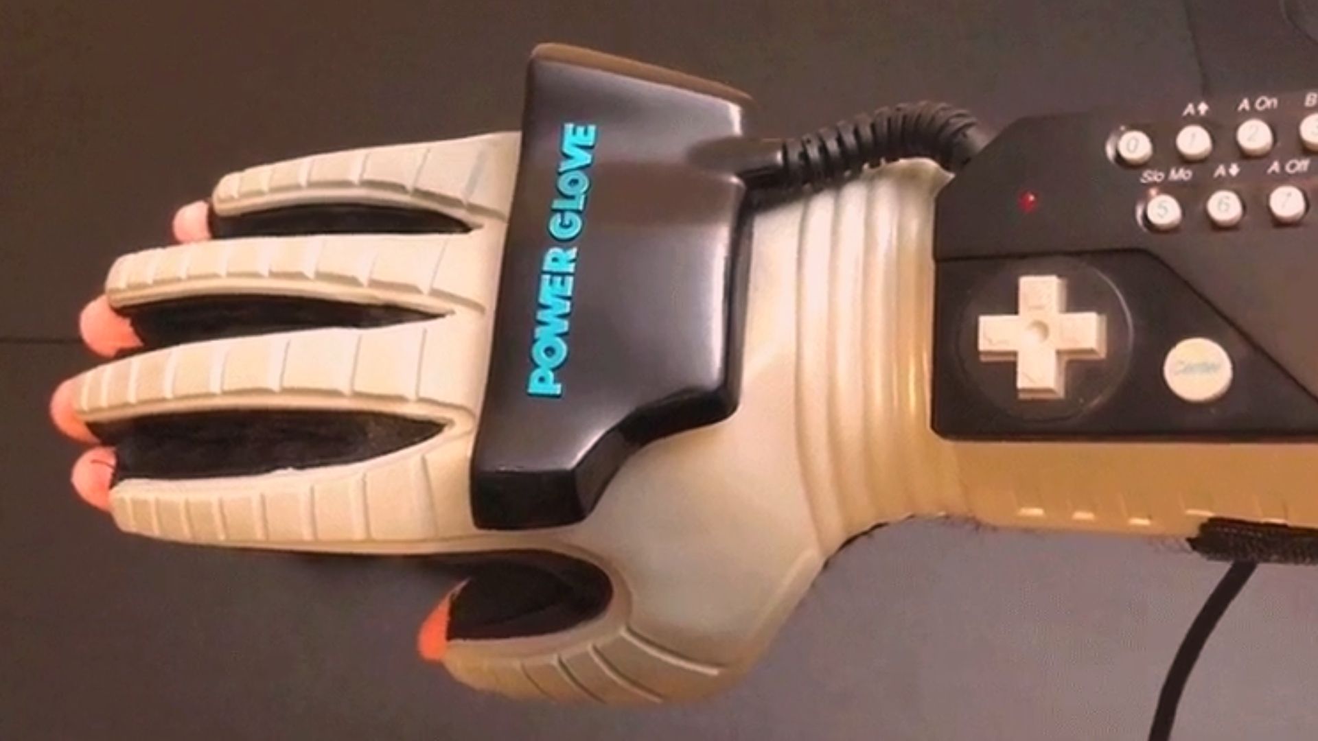 A brilliant retro gamer brings the Nintendo Power Glove back to life ...