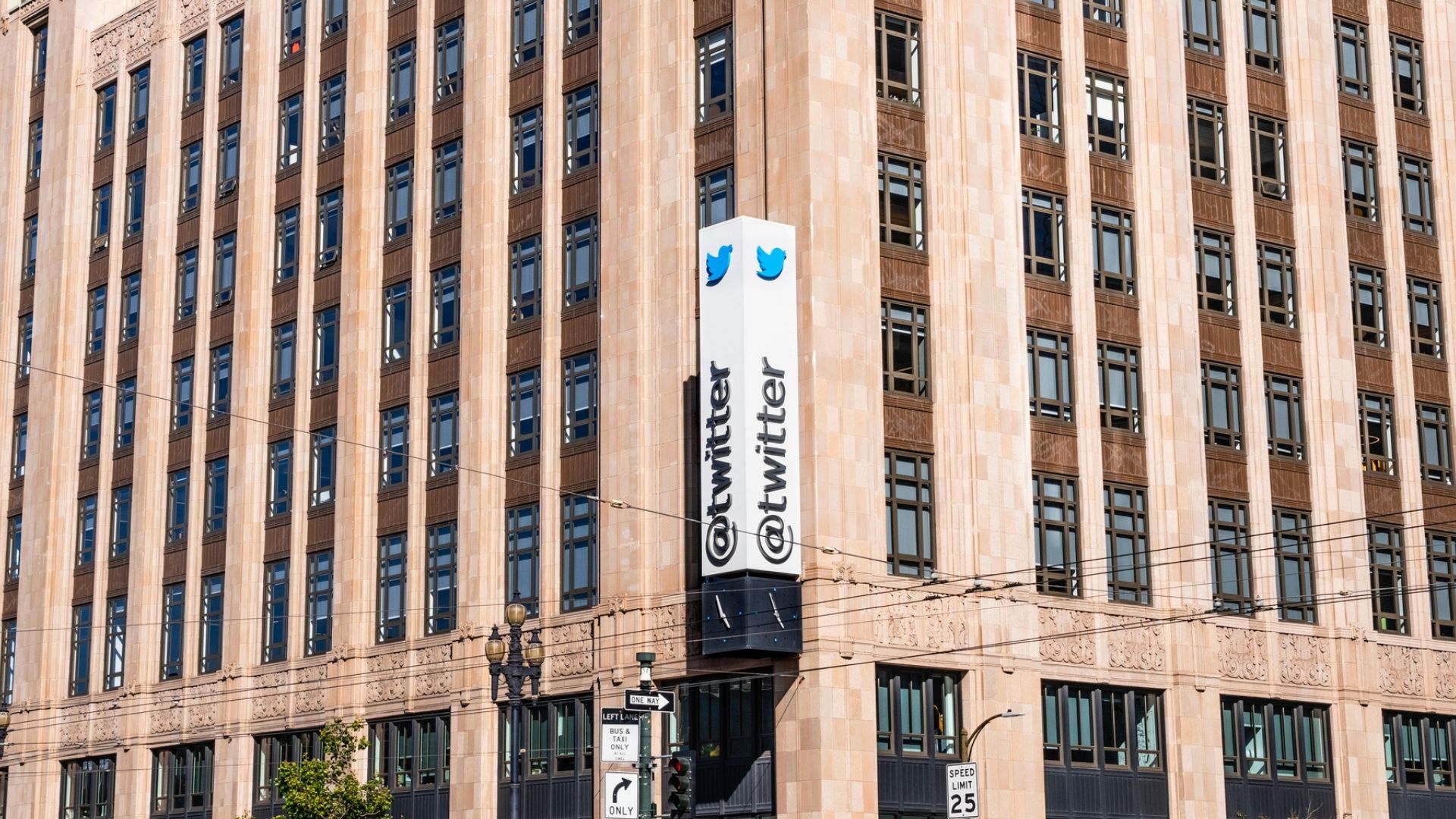 'Twitter Blue' Subscription Service Is Live | IE