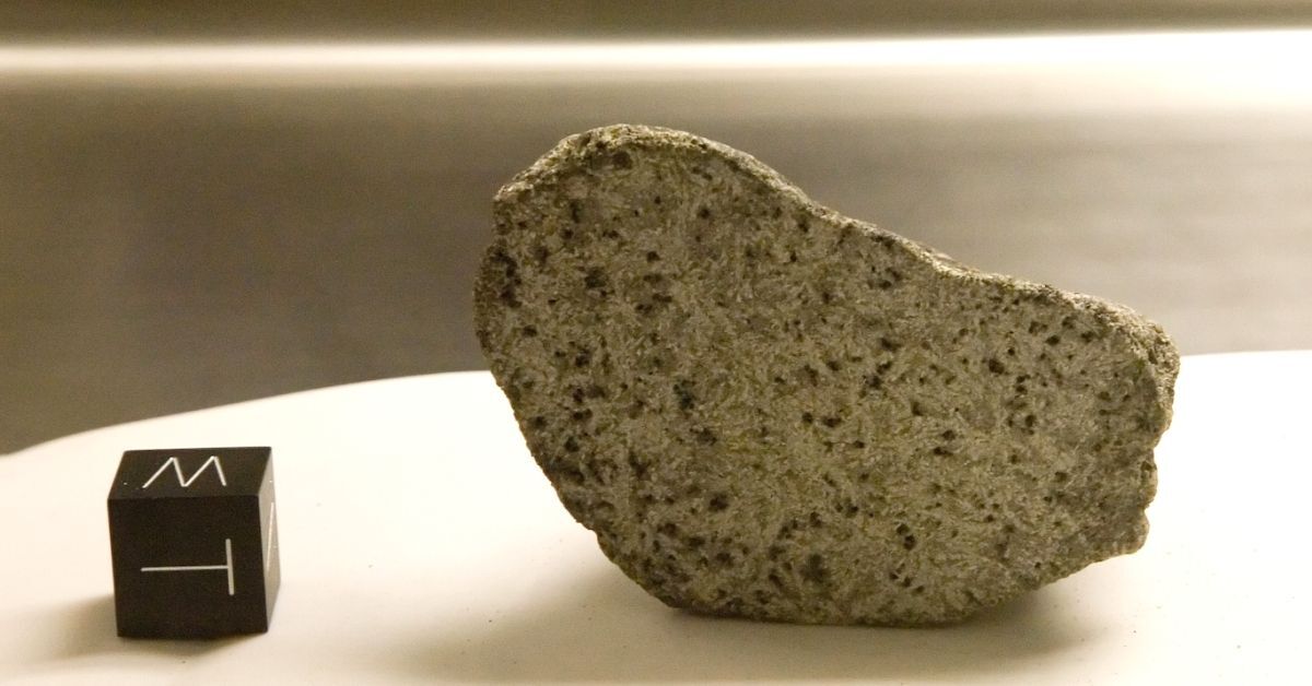 Company to Turn Moon Rock Into Oxygen and Metal Alloys | IE
