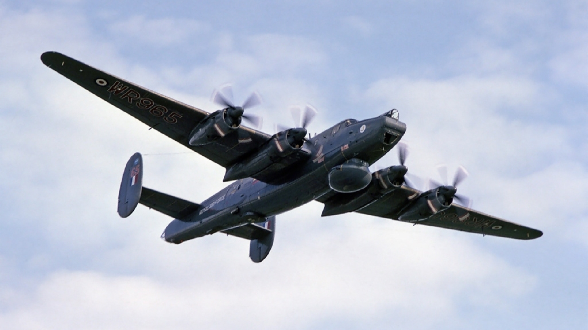 Avro Shackleton: Bombers used to save the environment during an oil spill