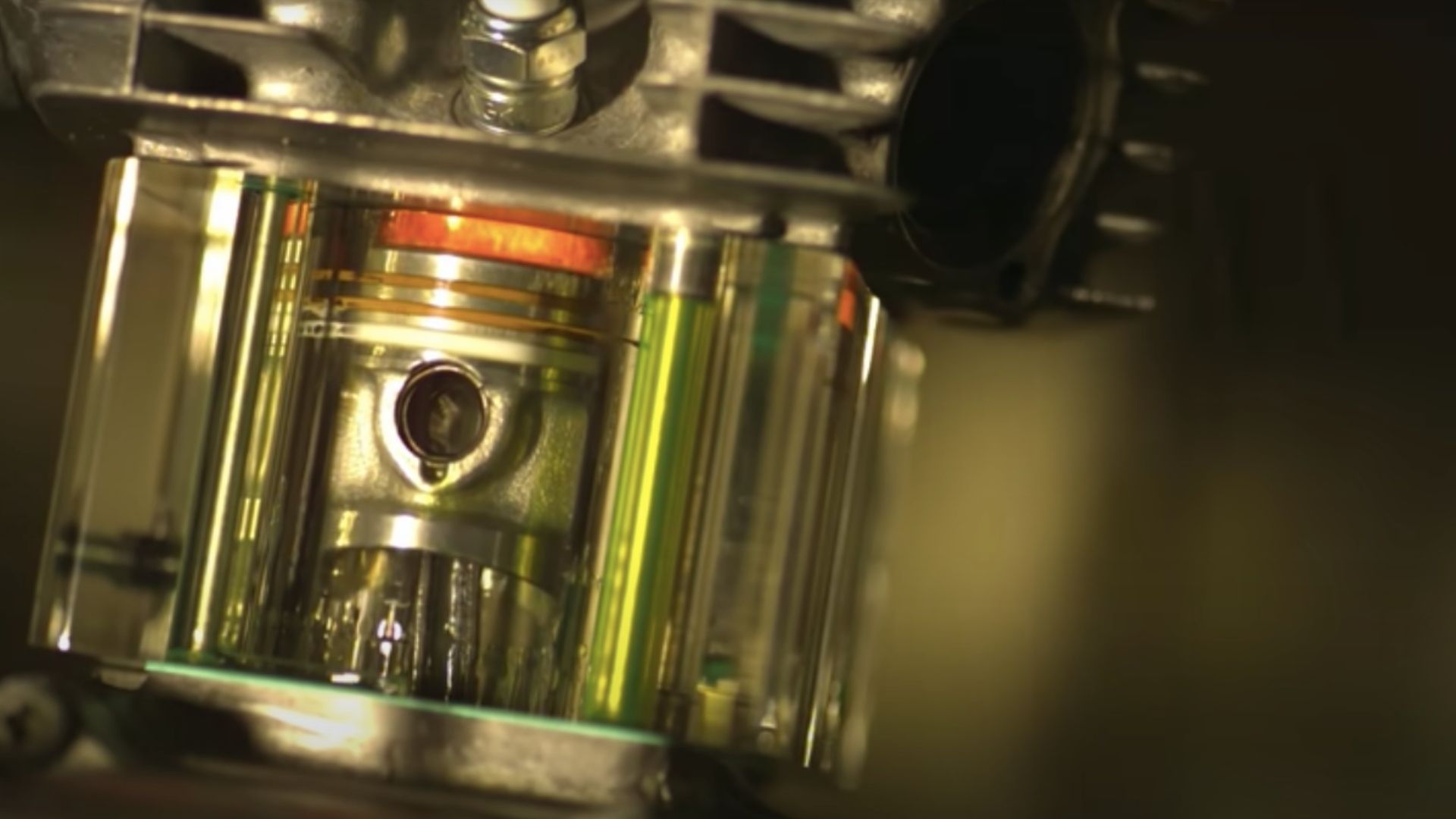 Watch the Combustion Process Inside a Transparent Engine in Super Slo-Mo