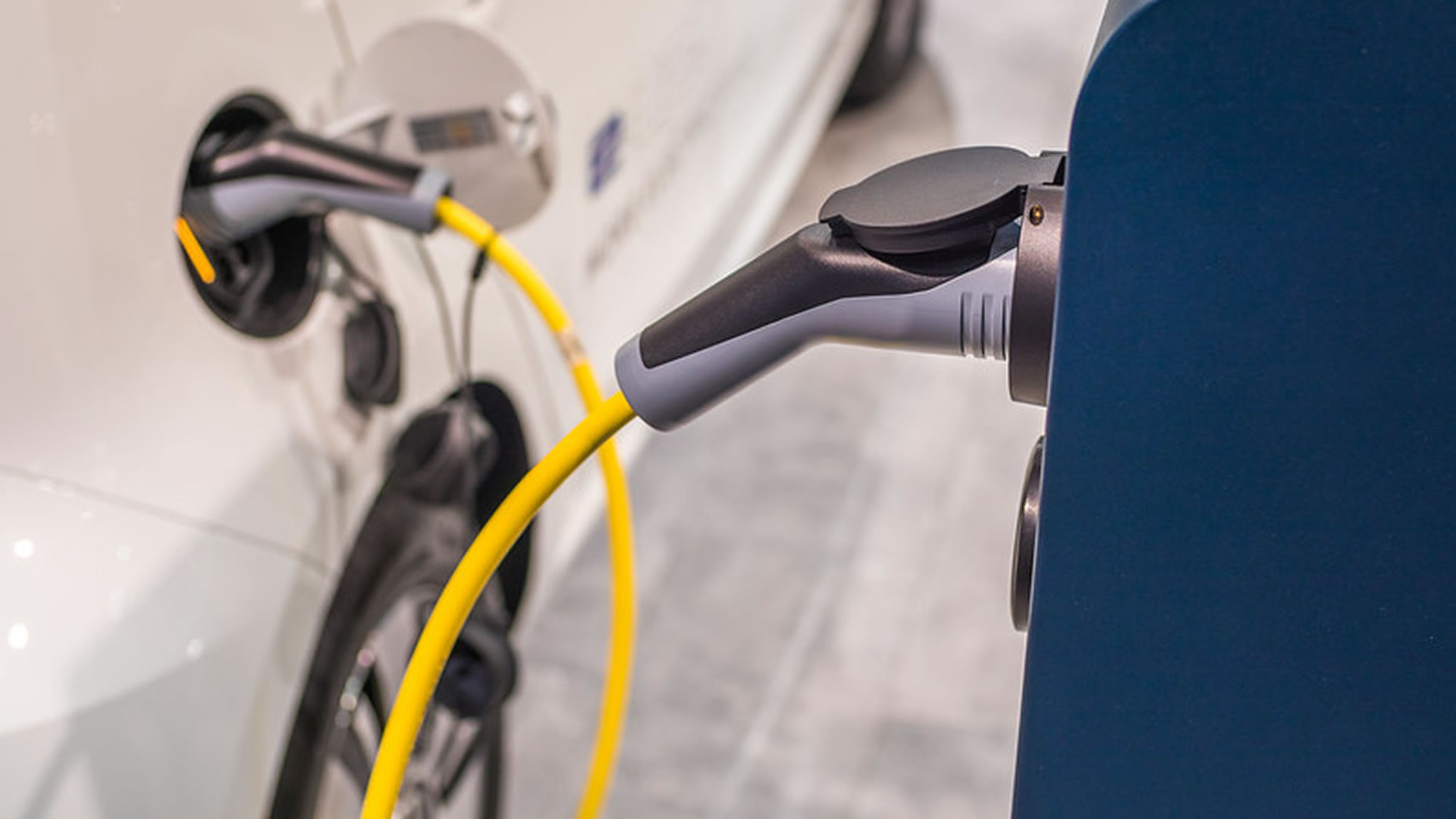 The Paradox of "Clean" EVs and the "Dirty" Lithium Business | IE