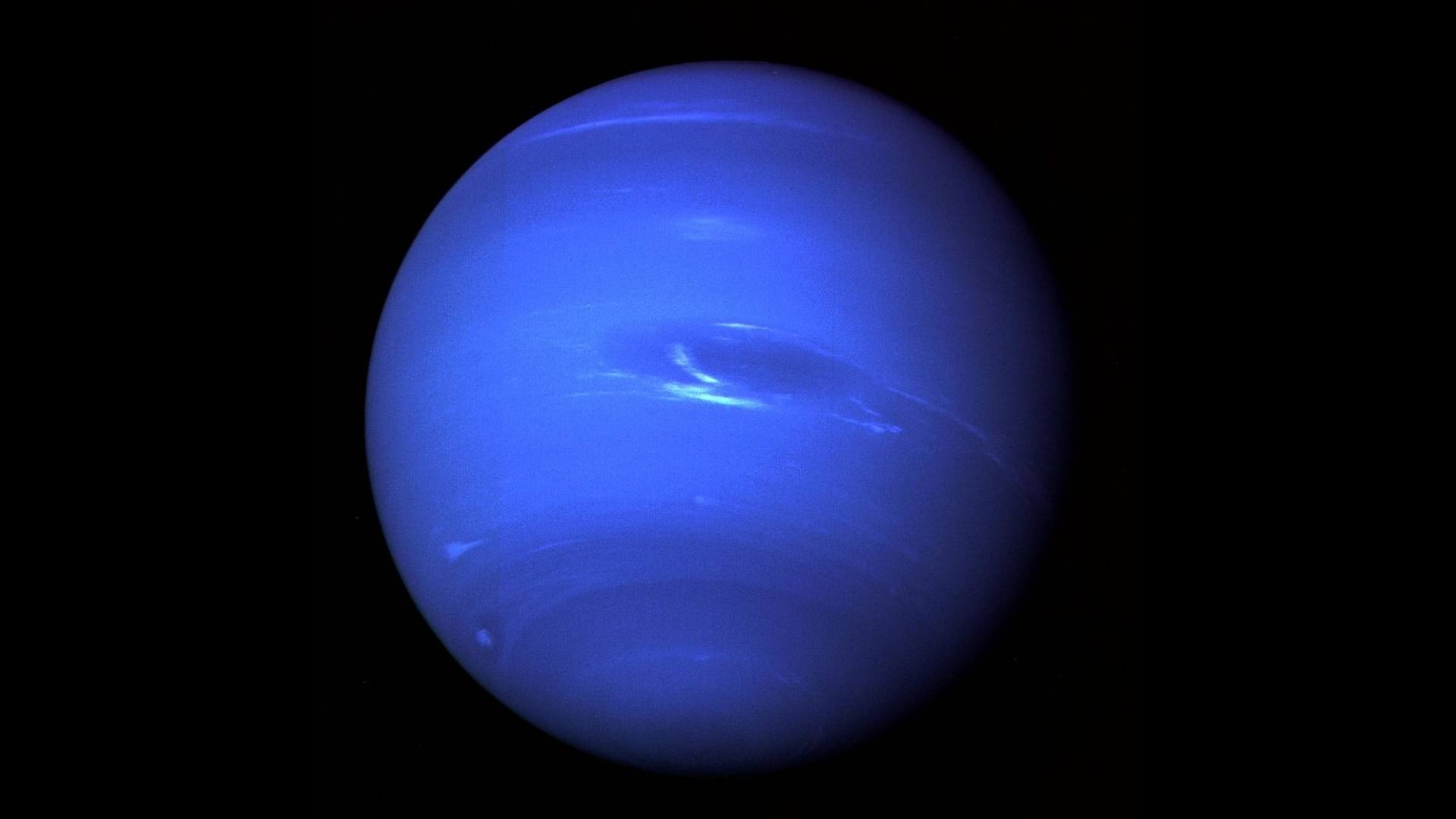 Neptune atmosphere: Something weird is happening to Neptune temperature