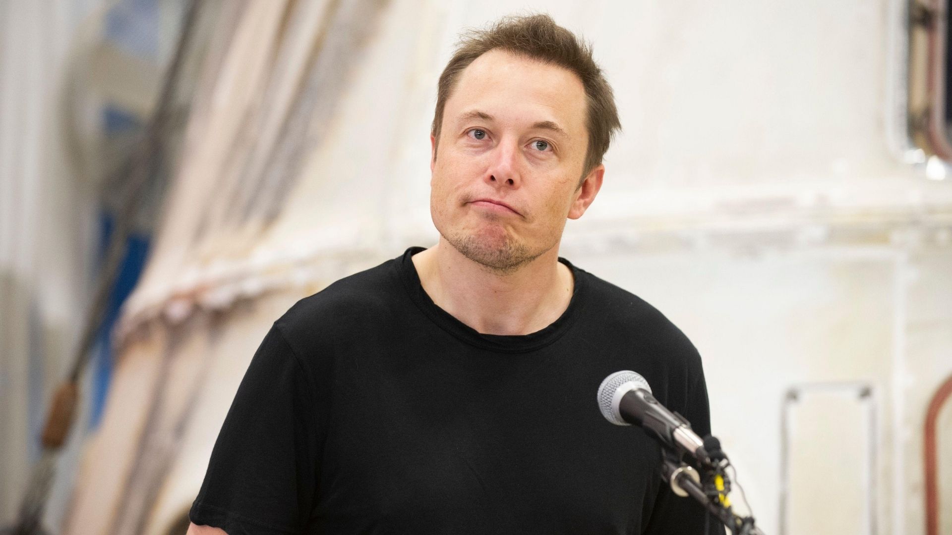Elon Musk says Twitter algorithm manipulating users, instructs how to ...