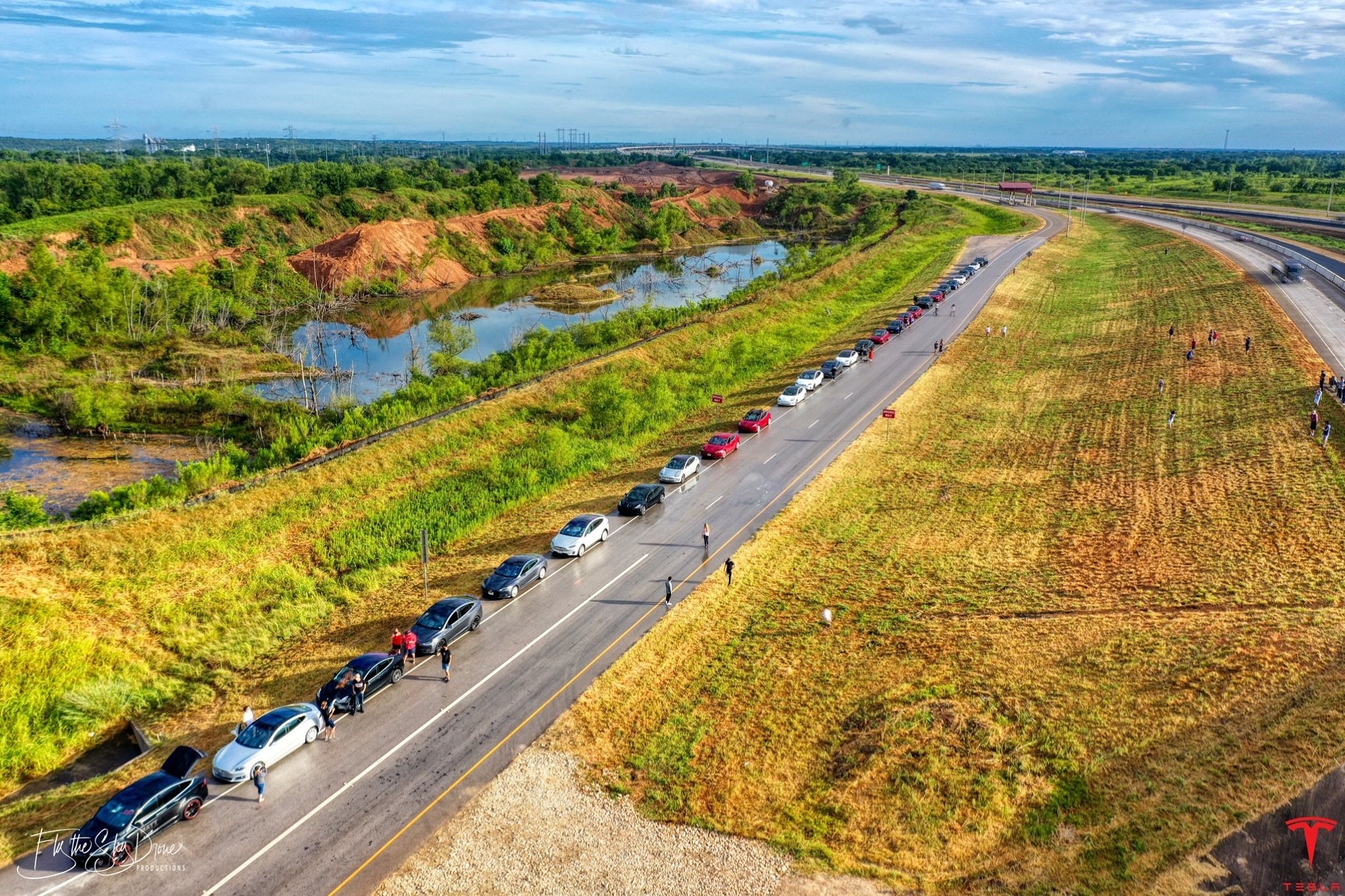 75 Austin Tesla Owners Took to the Streets to Celebrate Texas' New ...