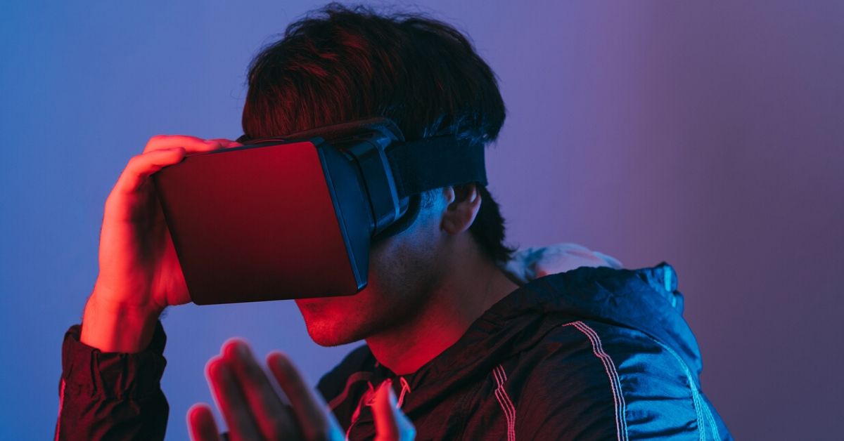 Guy Gets Eye Convergence Problem After Prolonged VR Usage