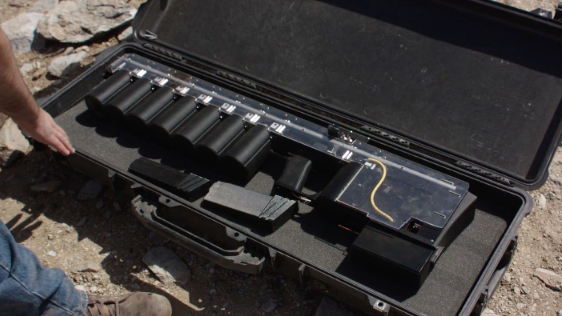 A New Futuristic Gauss Rifle Looks Straight Out of a Video Game