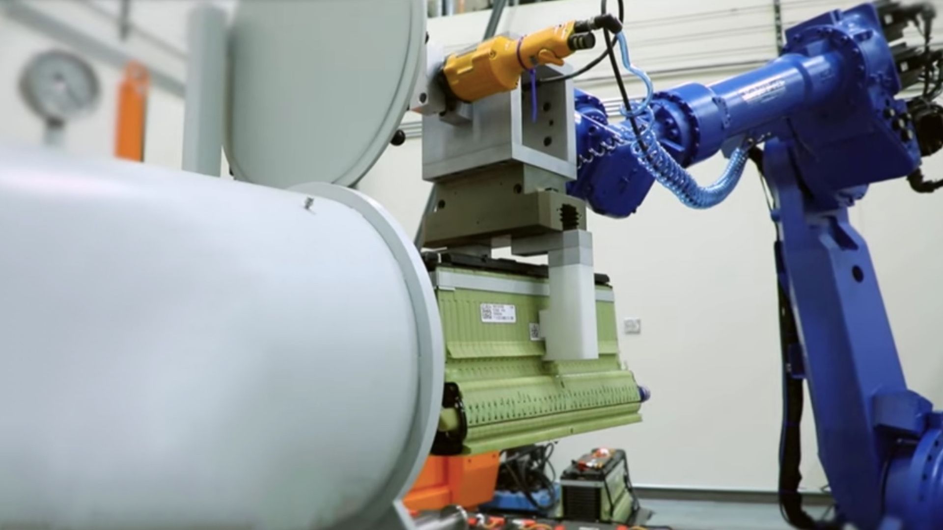 Disassembly Robot Makes EV Battery Recycling Almost 10x Faster