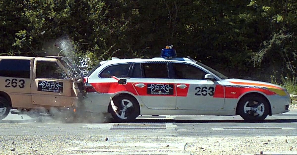Two-Door Uno Slams BMW at 55 MPH, Shows 30 Years' Car Safety