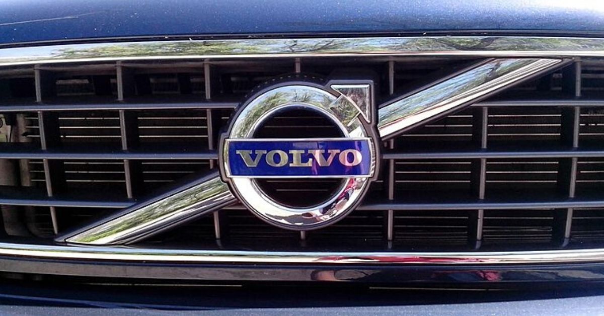 Volvo Recalls 54,000 Cars - After Driver Dies Over Airbag | IE