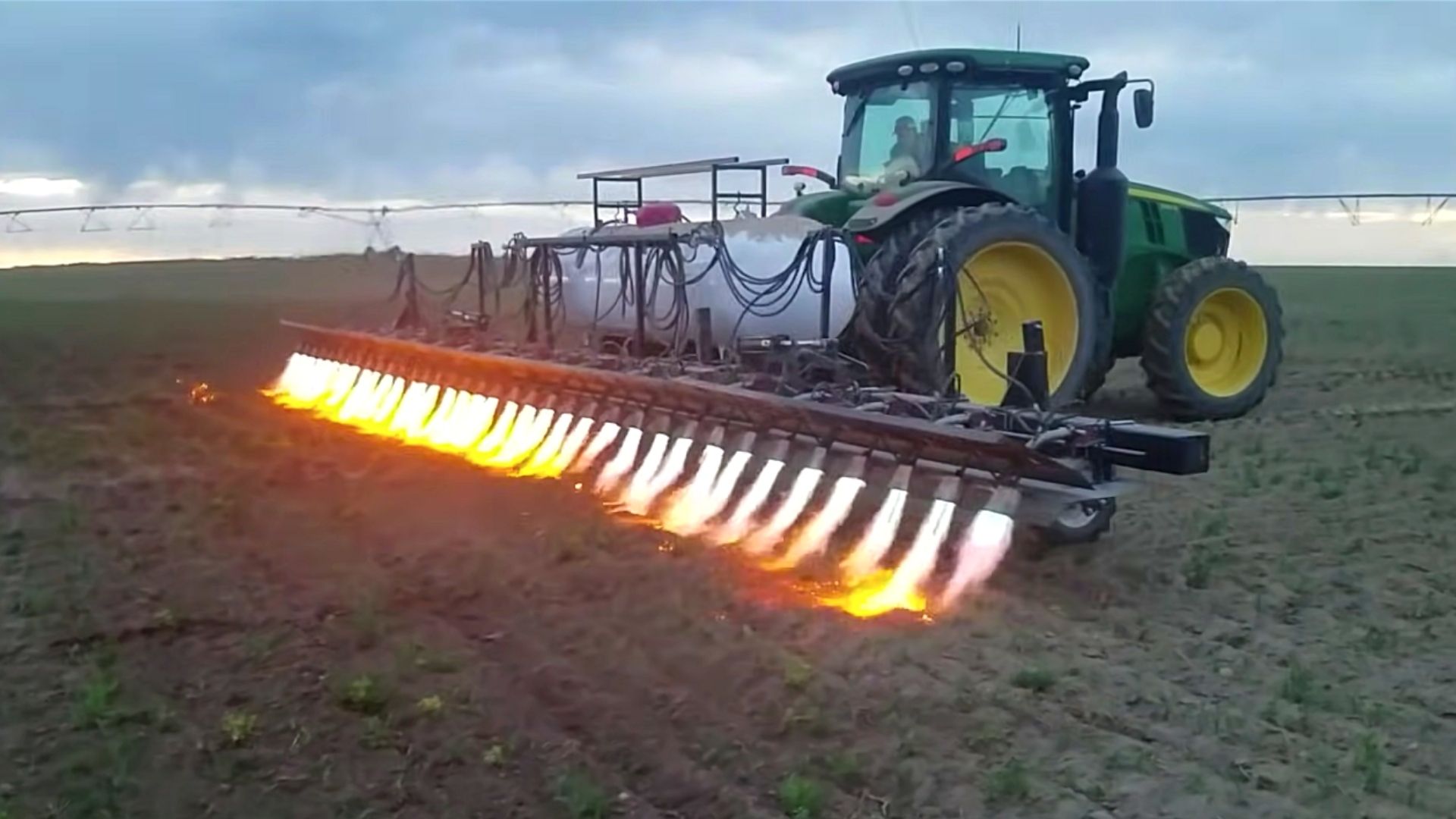 Flame-Throwing Tractor Needs No Chemicals to Get Rid of Weeds | IE